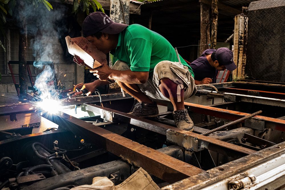 Mechanics local repair shop, Imugan, | Free Photo - rawpixel