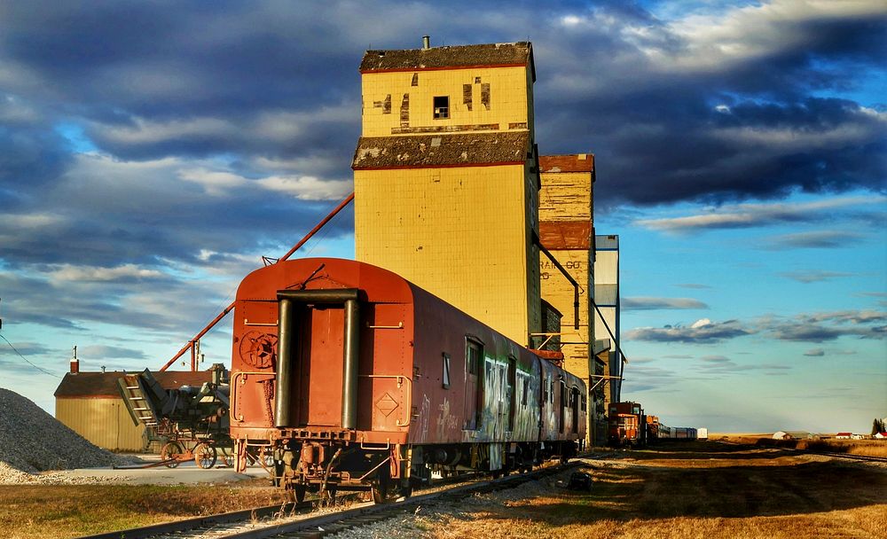 Grain Elevators Mossleigh Alberta. | Free Photo - rawpixel