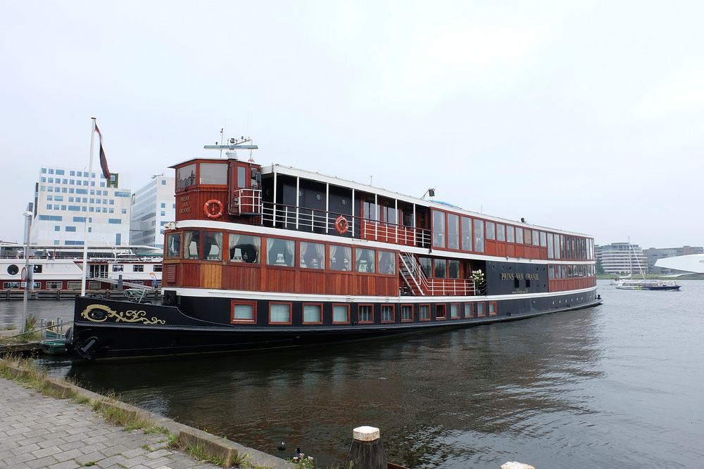 Tourist boat | Free Photo - rawpixel