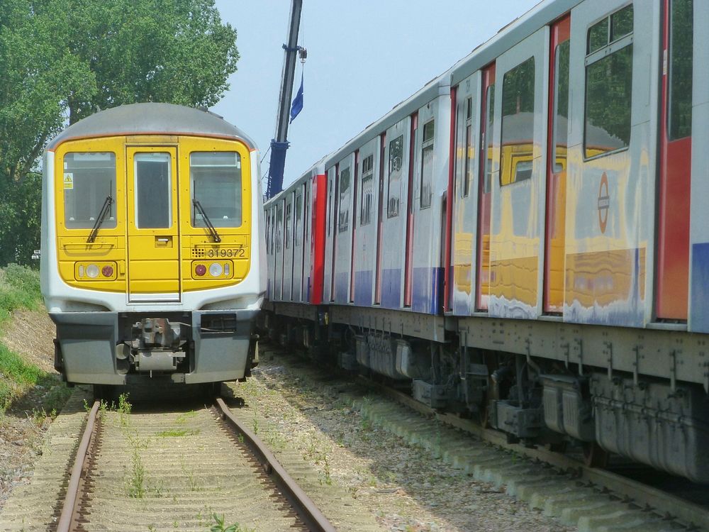 Withdrawn London Underground District Line | Free Photo - rawpixel