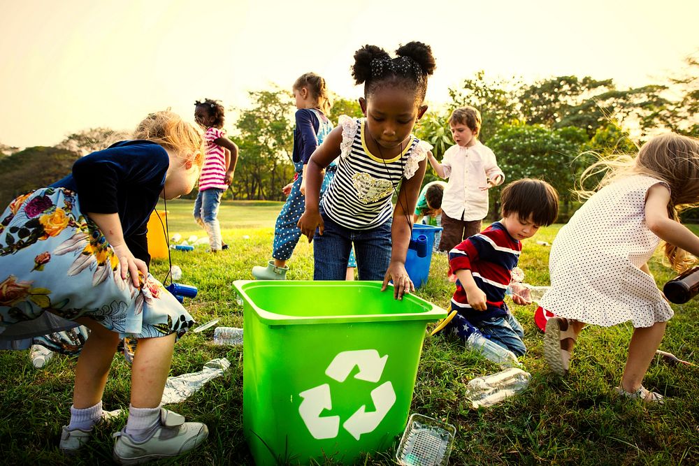 Kids learning how recycle trash | Free Photo - rawpixel