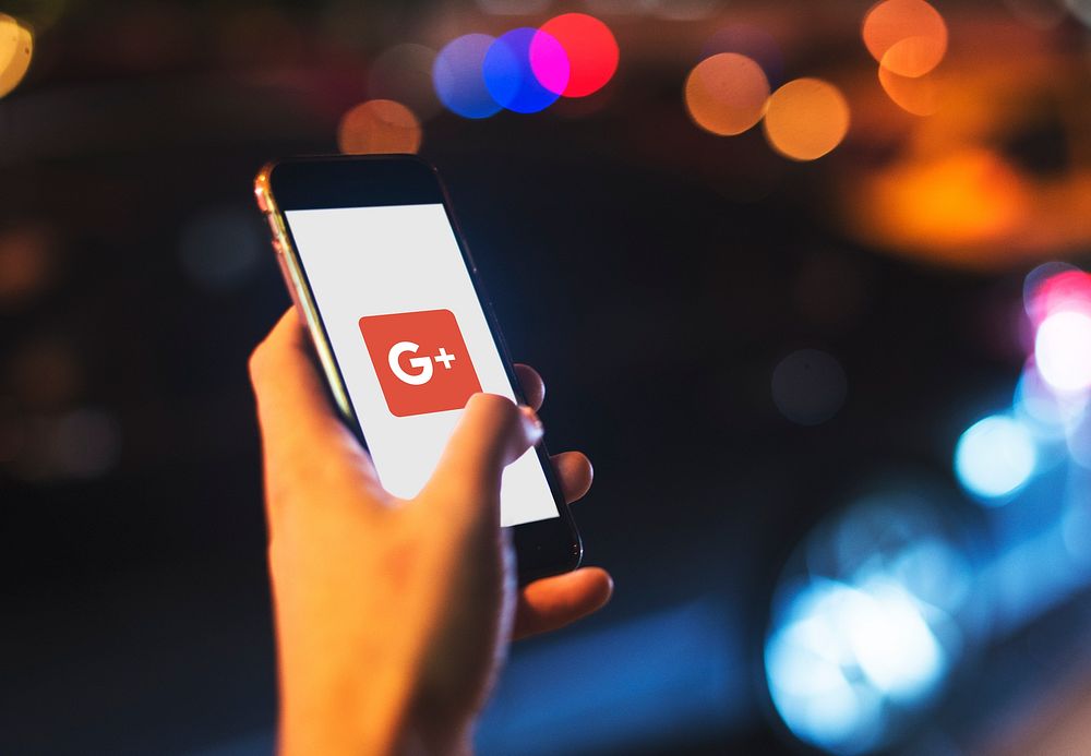 person using Google Plus application. | Free Photo - rawpixel