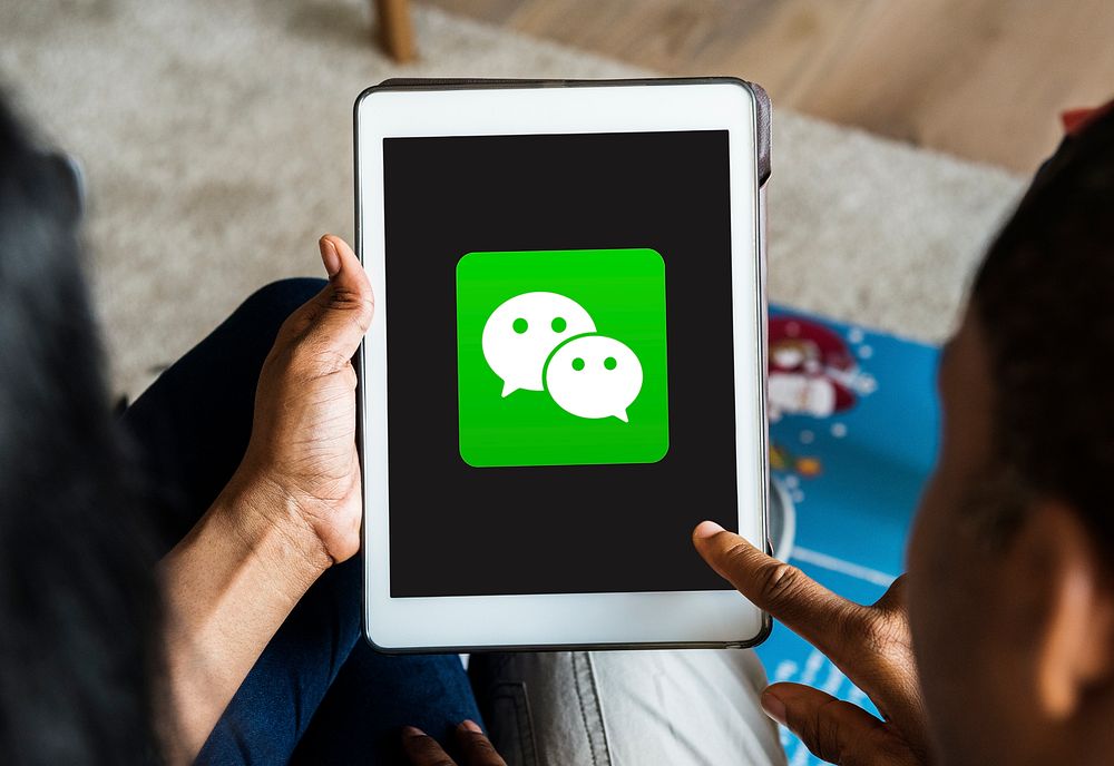 People using Wechat application digital | Free Photo - rawpixel