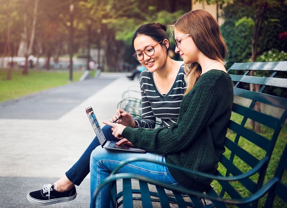 Student Studying Education Sharing Friends | Premium Photo - rawpixel