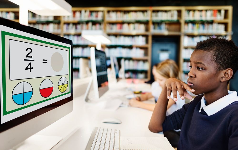 Young students using computers in class | Free Photo - rawpixel