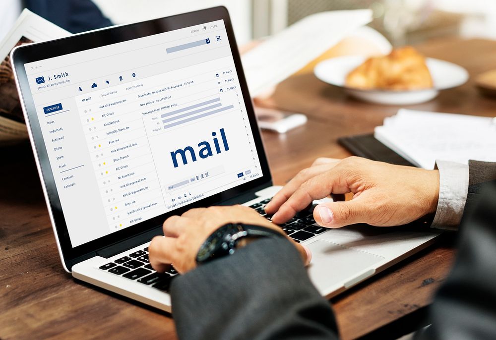 Hands composing an email digital | Premium Photo - rawpixel