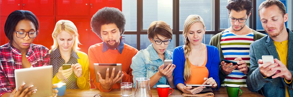 People Social Networking Online Browsing | Photo - rawpixel