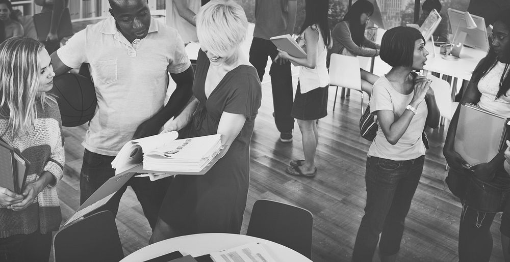 Busy classroom with people | Premium Photo - rawpixel