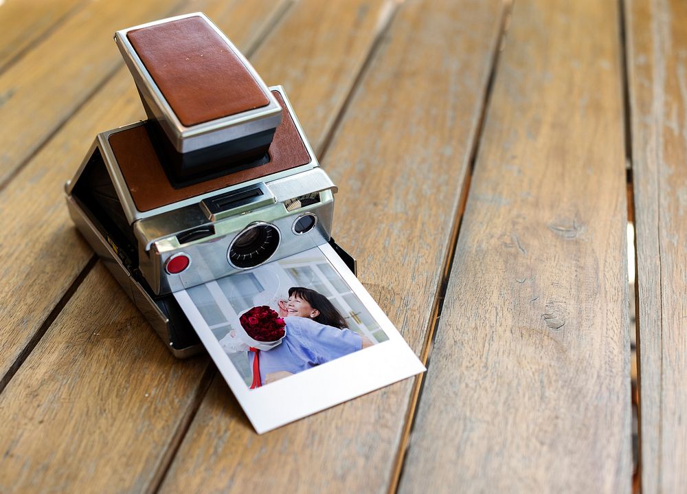 Vintage retro instant photo camera | Premium Photo - rawpixel