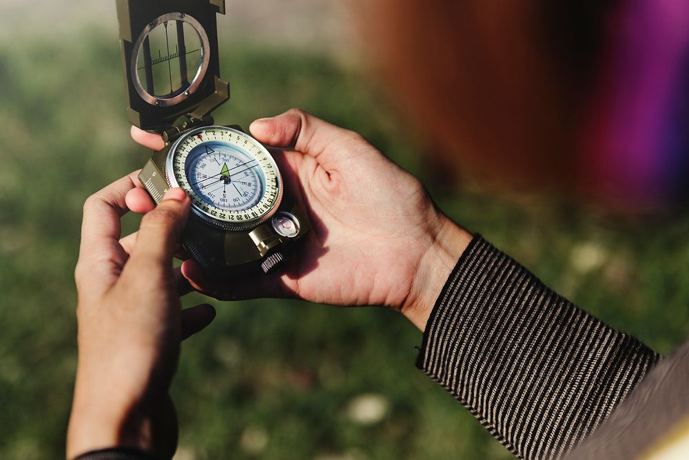 Hand Hold Compass Guide Direction | Premium Photo - rawpixel