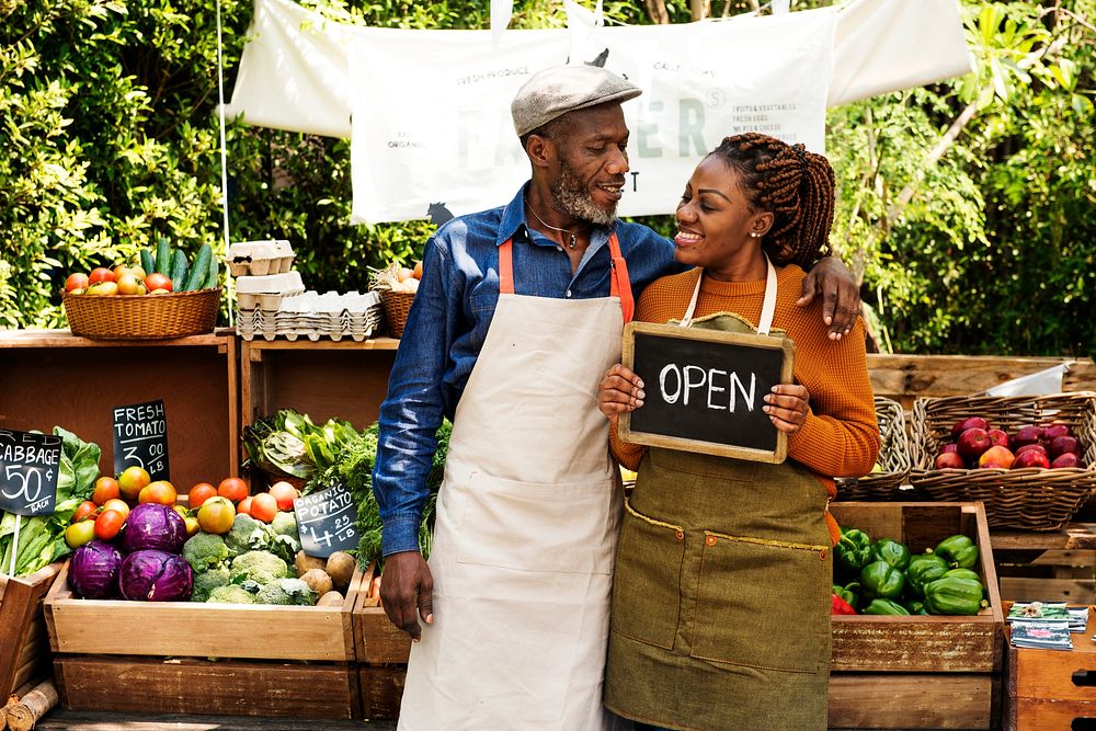 Greengrocer selling organic fresh agricultural | Premium Photo - rawpixel