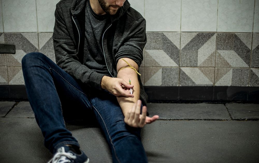 Junkie People Using Syringe Injecting | Premium Photo - rawpixel