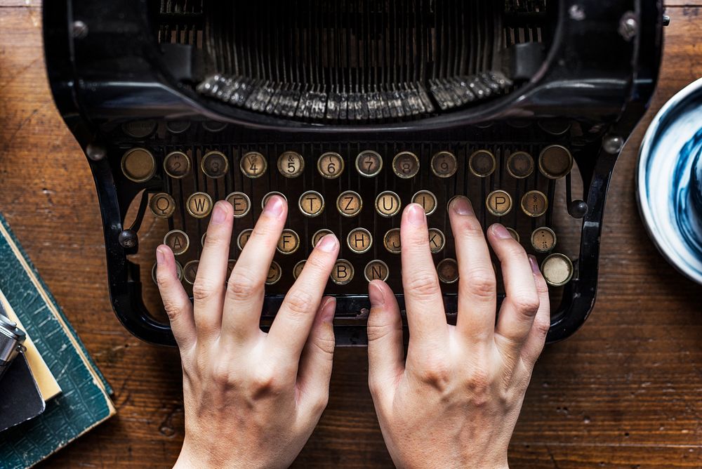 Hand Typing Retro Typewriter Machine | Premium Photo - rawpixel