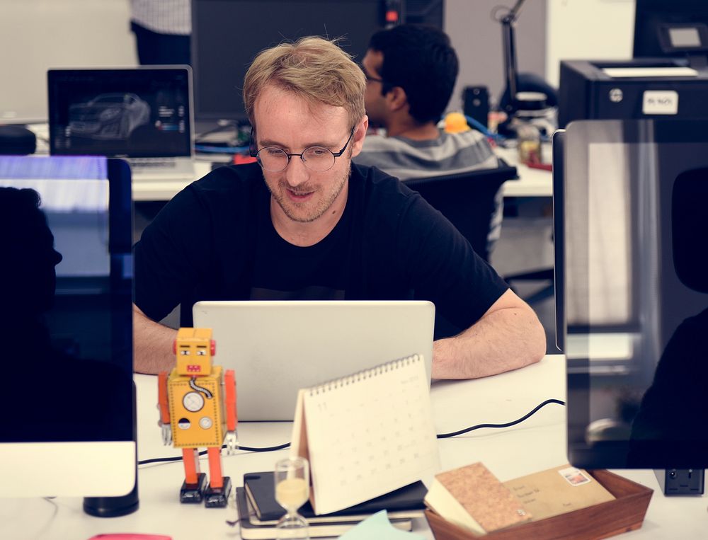 Caucasian man using computer laptop | Premium Photo - rawpixel
