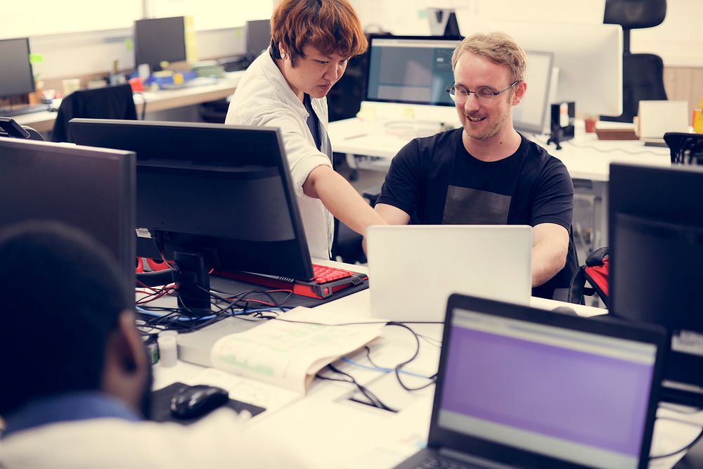 People using computer laptop | Premium Photo - rawpixel