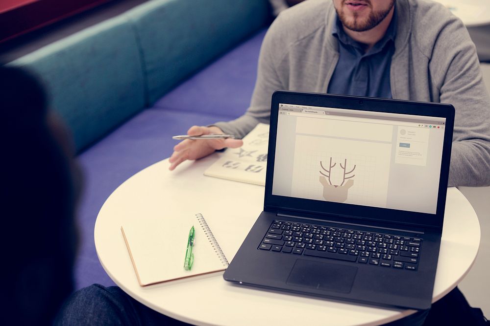 People using computer laptop | Premium Photo - rawpixel