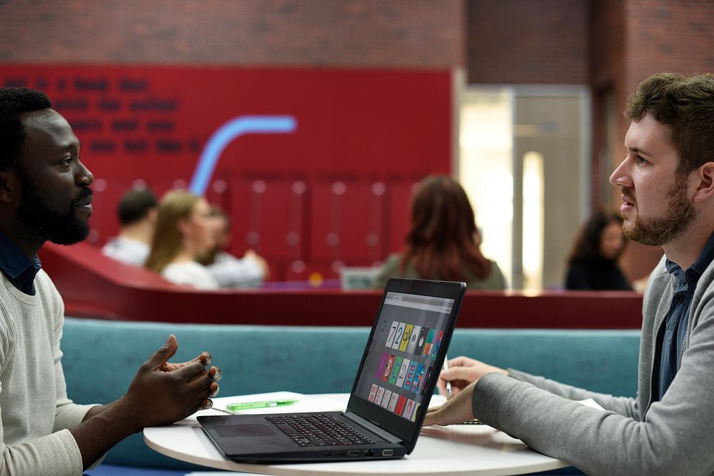People using computer laptop | Premium Photo - rawpixel