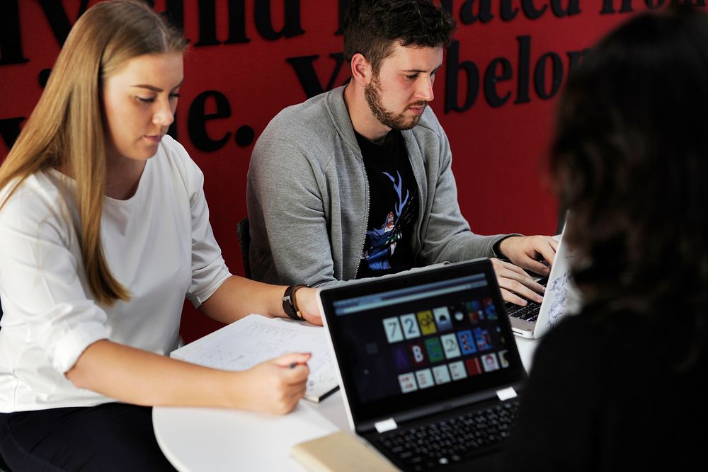 People using computer laptop | Photo - rawpixel