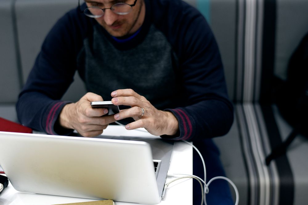 People using computer laptop | Premium Photo - rawpixel