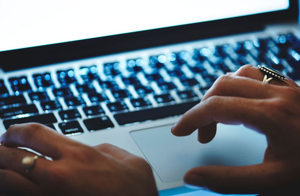 Business person typing | Premium Photo - rawpixel