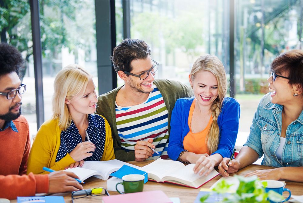 Students Studying Project Start up Meeting | Premium Photo - rawpixel