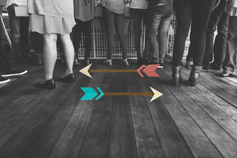 Group people arrow deal exchange | Premium Photo - rawpixel