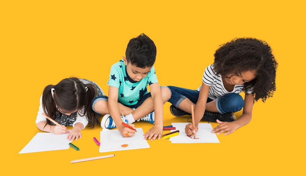 Little Children Drawing Sketching Concept | Premium Photo - rawpixel