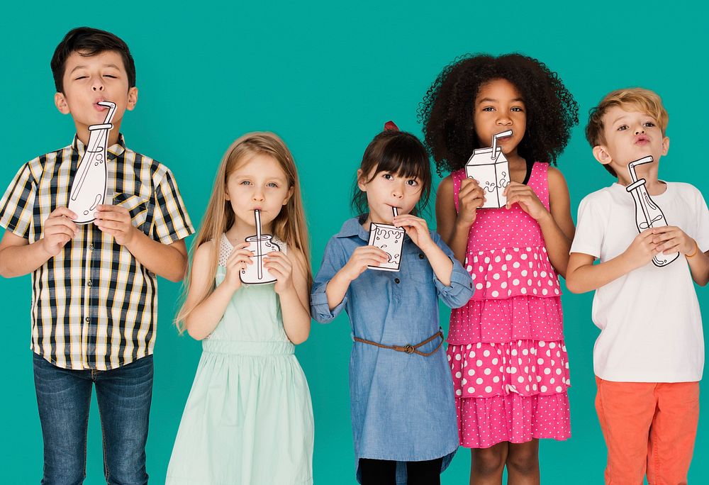 Group of Kids Trophy Competition | Premium Photo - rawpixel