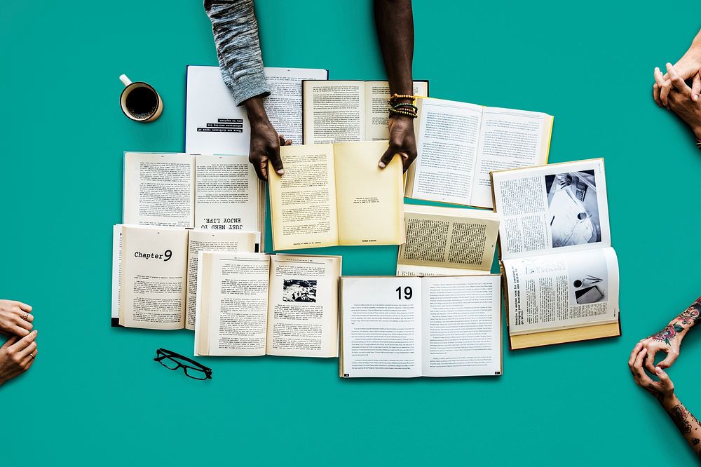 People with a book collection | Premium Photo - rawpixel