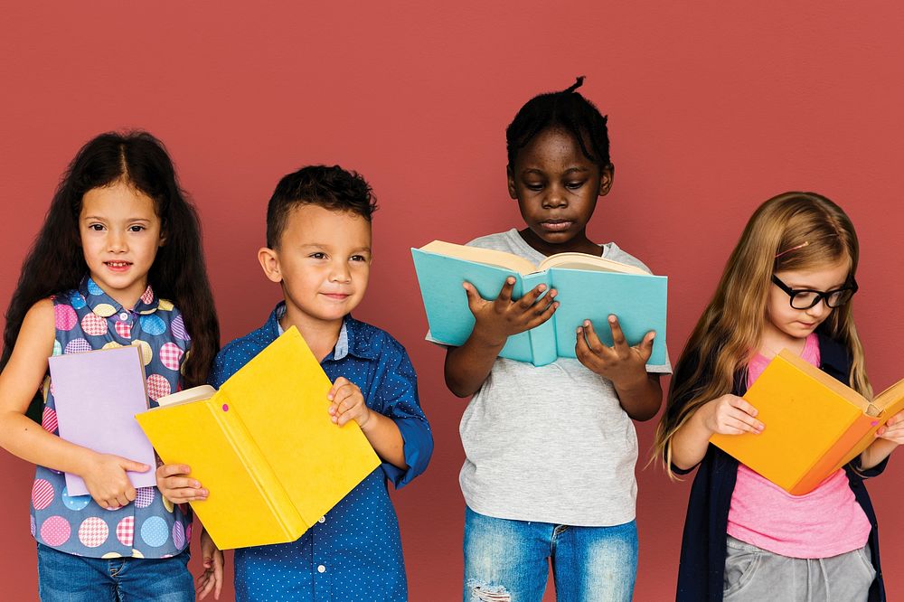 Group Diverse Kids Reading Books | Premium Photo - rawpixel