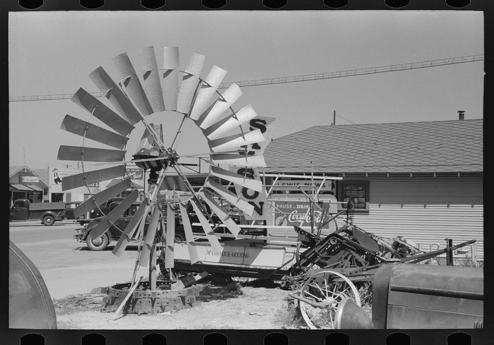 Windmill propellers, Dumas, Texas Russell | Free Photo - rawpixel