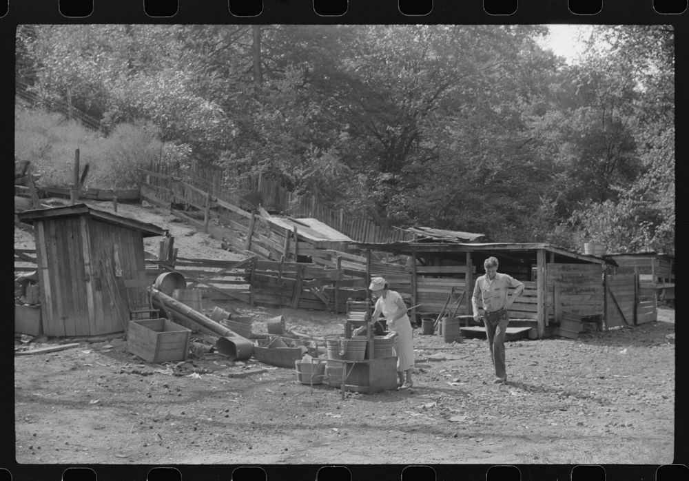 WPA (Works Progress Administration) worker's | Free Photo - rawpixel