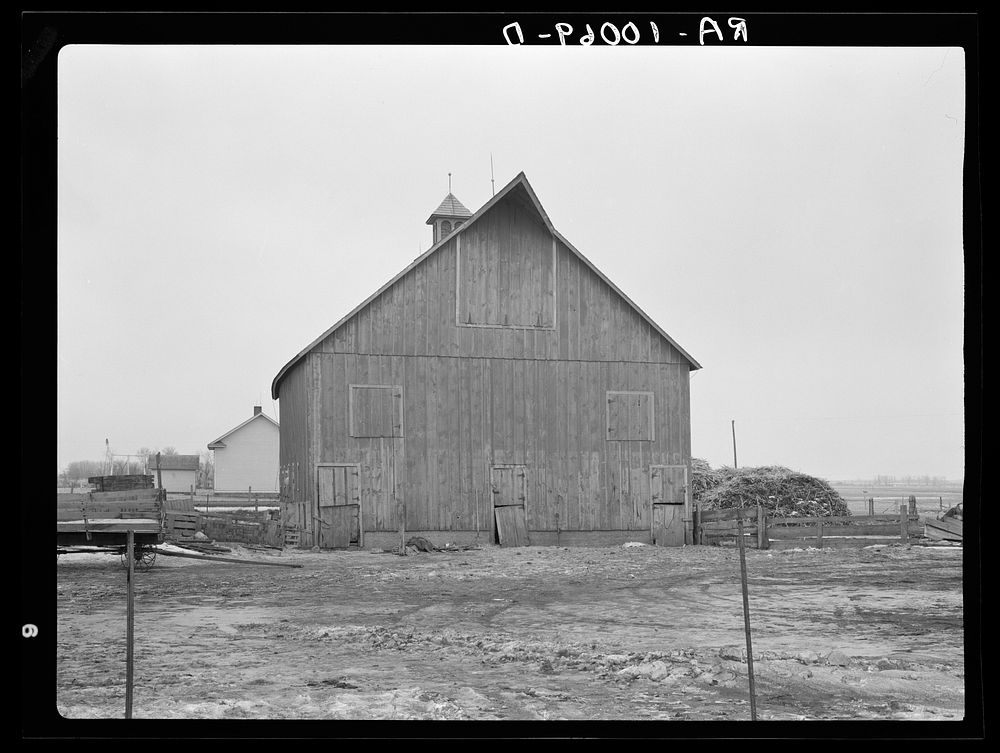 Barn Lyle Askeland farm, six | Free Photo - rawpixel