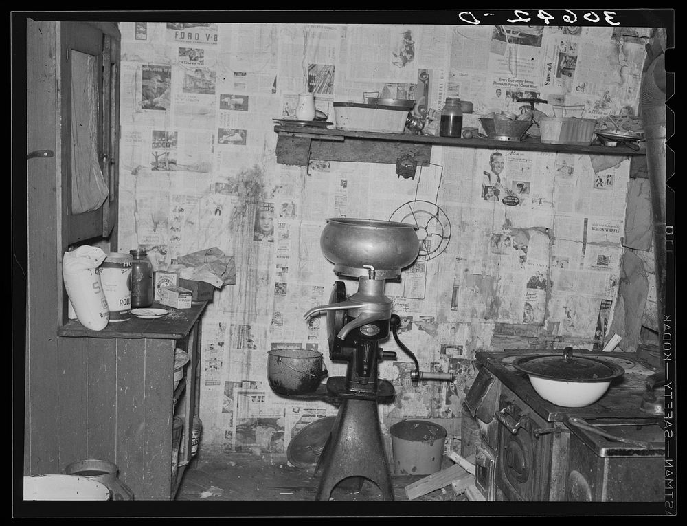 Cream separator kitchen Steve Flanders' | Free Photo - rawpixel