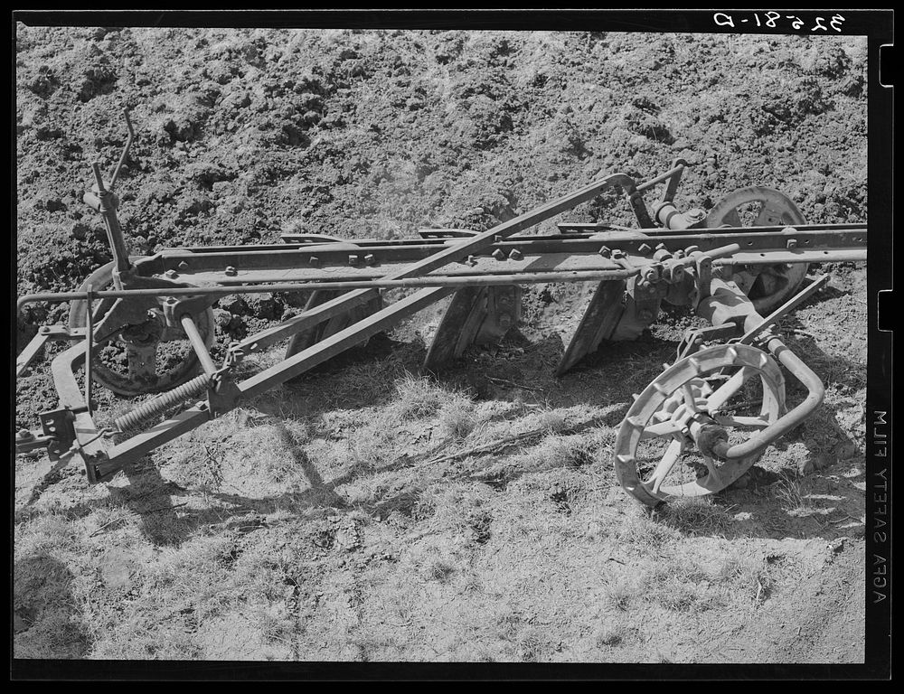 Detail disk plow breaking virgin | Free Photo - rawpixel