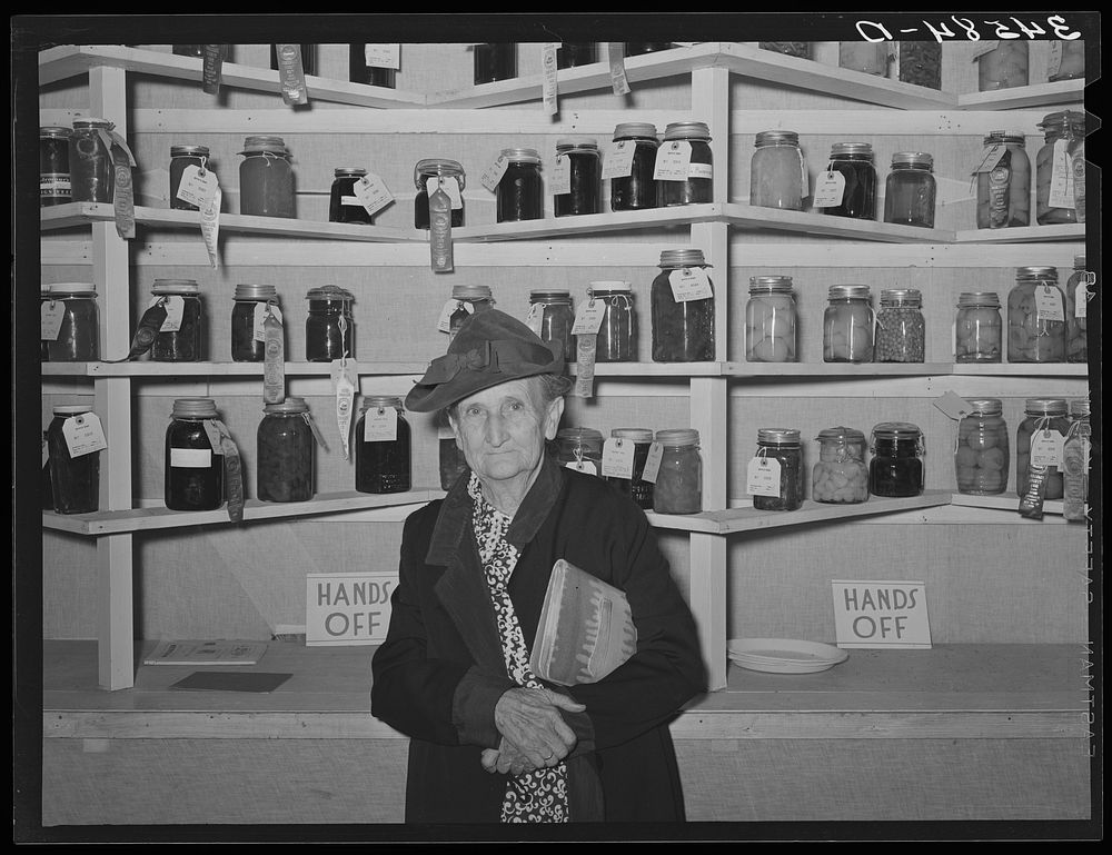 Old lady who has resided | Free Photo - rawpixel