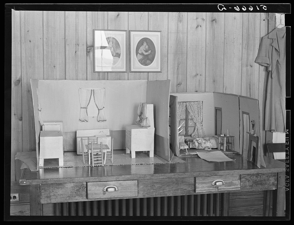 Miniature rooms constructed students home | Free Photo - rawpixel