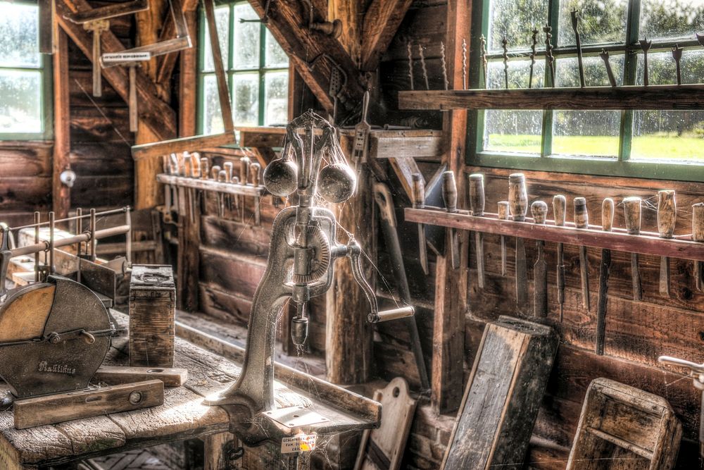 Wood workshop HDR | Free Photo - rawpixel