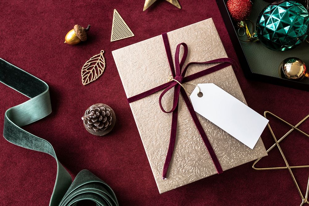 Aerial view of gift box | Premium Photo - rawpixel