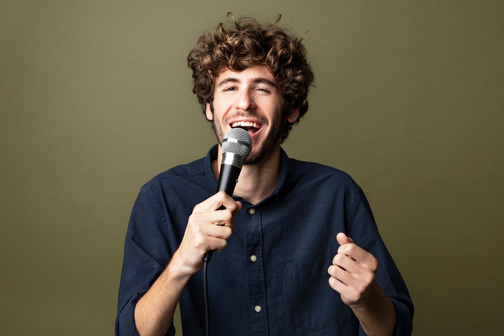 Man singing and enjoying karaoke | Premium Photo - rawpixel