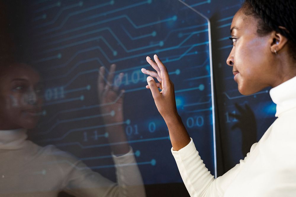 Woman touching transparent screen psd | Premium PSD Mockup - rawpixel