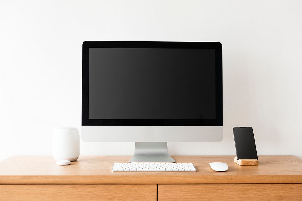 Blank computer screen table | Premium Photo - rawpixel