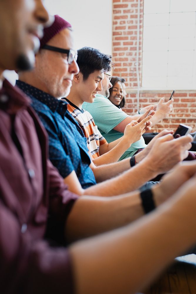 Group diverse people using smartphones. | Premium Photo - rawpixel