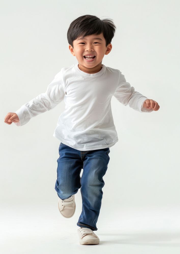 Asian boy is running happy | Free Photo - rawpixel
