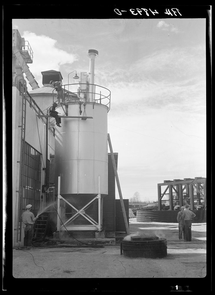 Wood pulp paper plant Longview | Free Photo - rawpixel