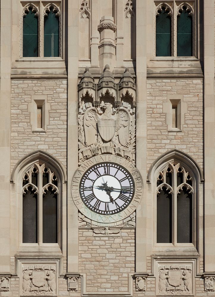 Close-up view clock Memorial Union | Free Photo - rawpixel