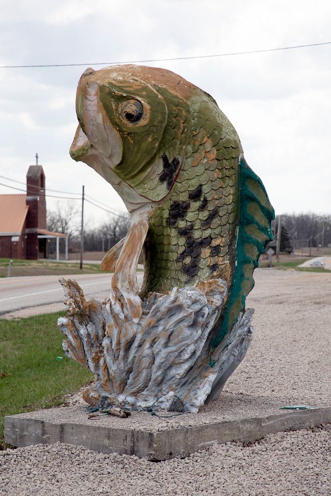 Streetside fish sculpture Gravois Mills, | Free Photo - rawpixel