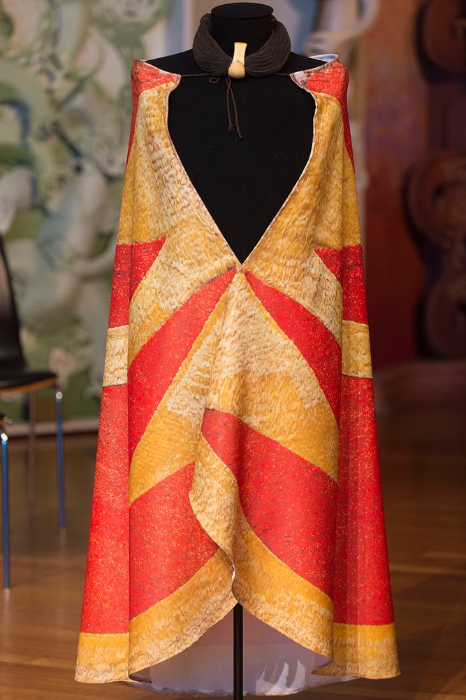 The Treasured Mahiole (feathered helmet) | Free Photo - rawpixel