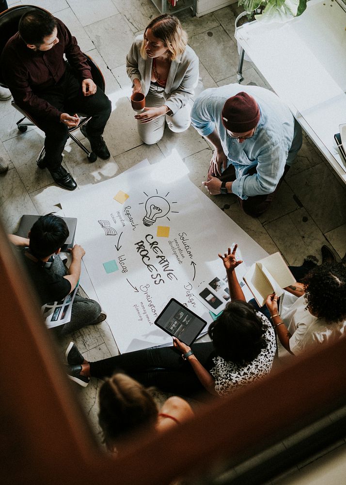 Business people brainstorming ideas using | Premium Photo - rawpixel