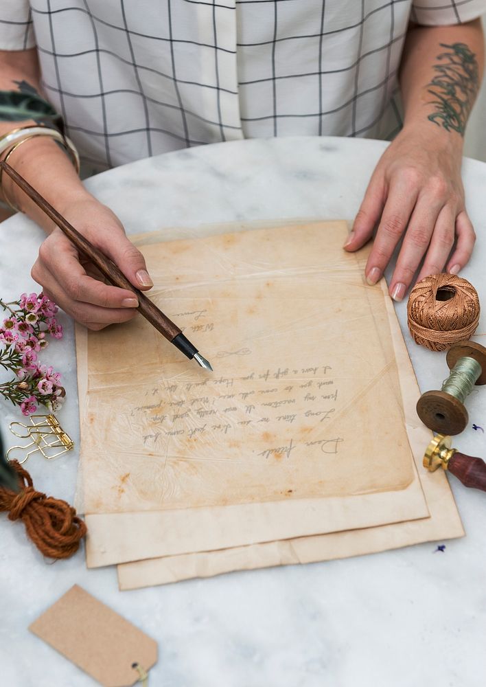 Writing a traditional letter | Premium Photo - rawpixel